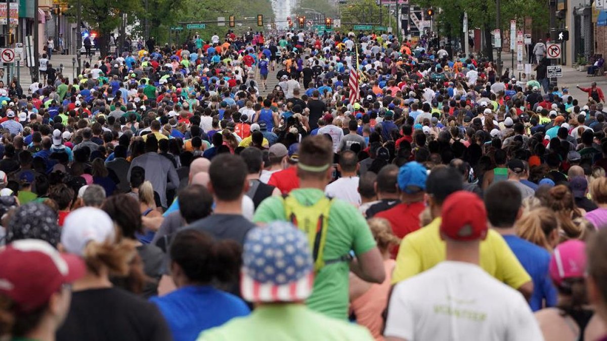 Diez cosas que necesitas para participar en Blue Cross Broad Street Run ...