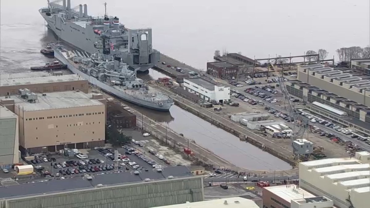 El Battleship New Jersey regresa a Camden después de semanas de ...