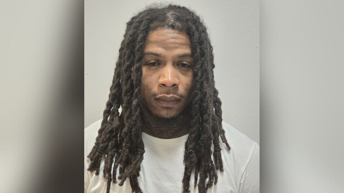 Lo buscan tras escapar de prisión en Filadelfia trepando vallas ...