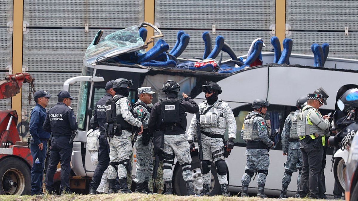 Qué se sabe del accidente entre un tren y un autobus en México ...